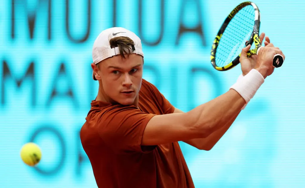 Fjernede aftryk på banen til stor forargelse: Nu taler Holger Rune ud