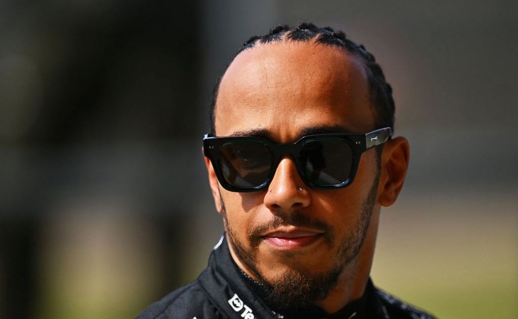 Lewis Hamilton reagerer på sin første pole position siden 2021