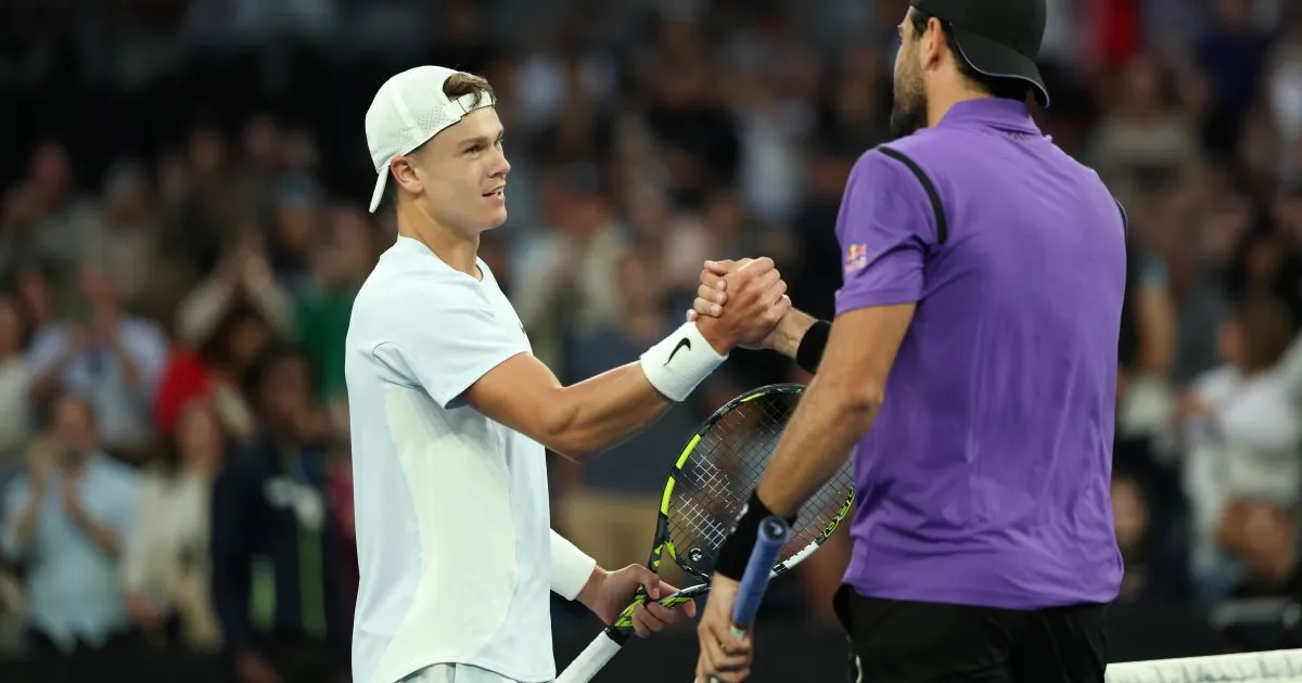 Holger Rune videre ved Australian Open efter stort drama