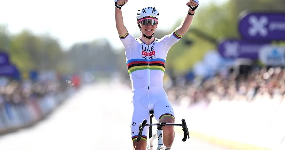 UAE-direktør advarer Jonas Vingegaard: Tadej Pogacar bliver kun bedre