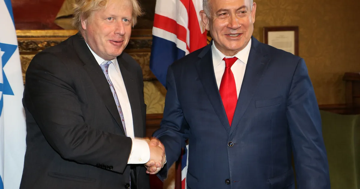 Oud-premier Boris Johnson: 'Netanyahu verstopte een afluisterapparaat ...