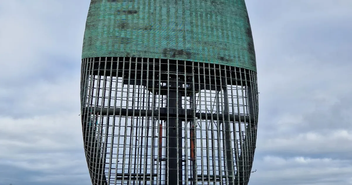 Ware soap rondom goddeloos kunstwerk 'De Tong' in Flevoland: FVD wil ...