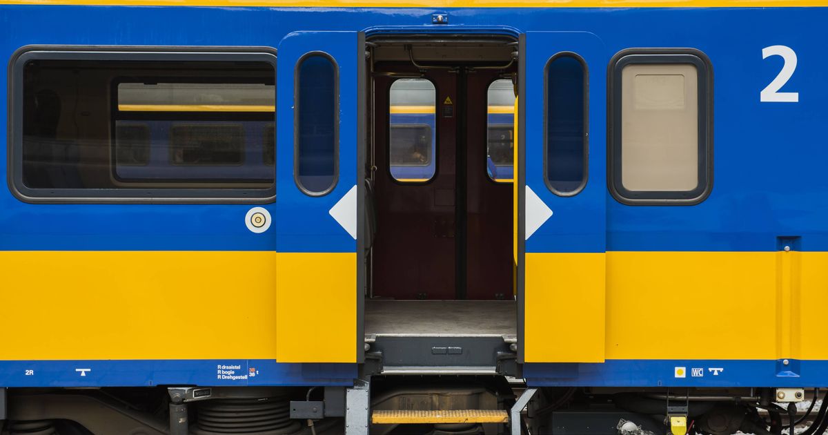 NS schrapt lege eerste klas in sprinters: 3.580 zitplekken erbij | DDS