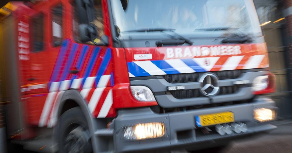 Rook van brand Middenbeemster trekt richting woonwijken en A7