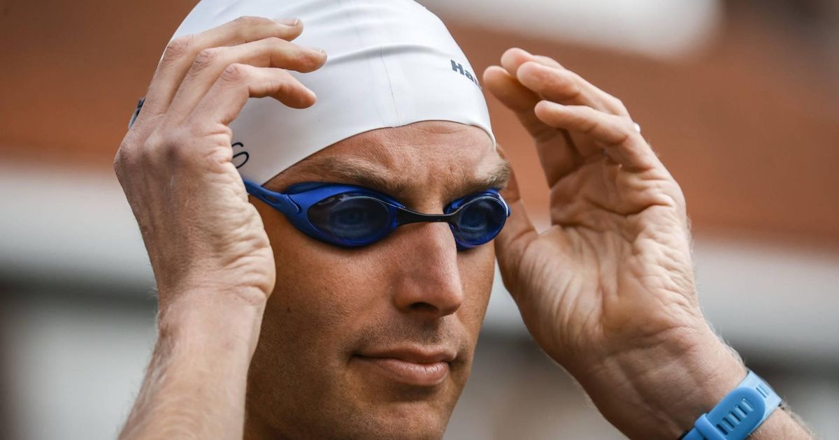 Van der Weijden zwemt achteruit wereldrecord voor het goede doel