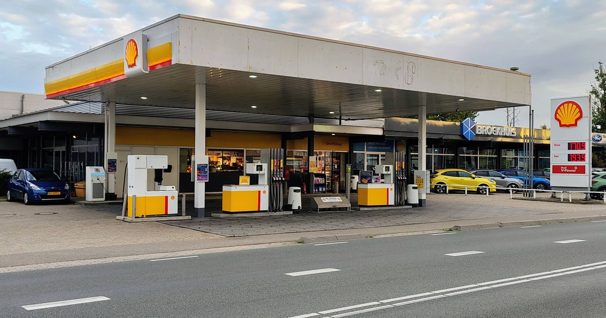 Benzineprijs stijgt 1 jan: Gekte aan pomp | DDS