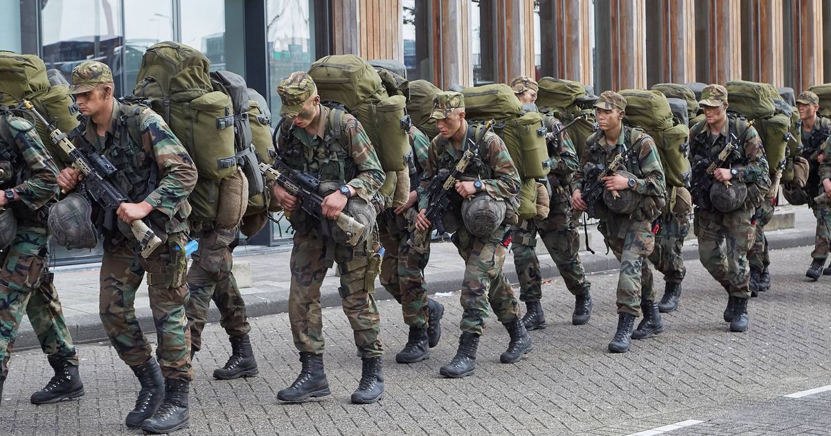 Peiling EenVandaag: Meerderheid wil ingrijpen tegen VS en EU-leger | DDS