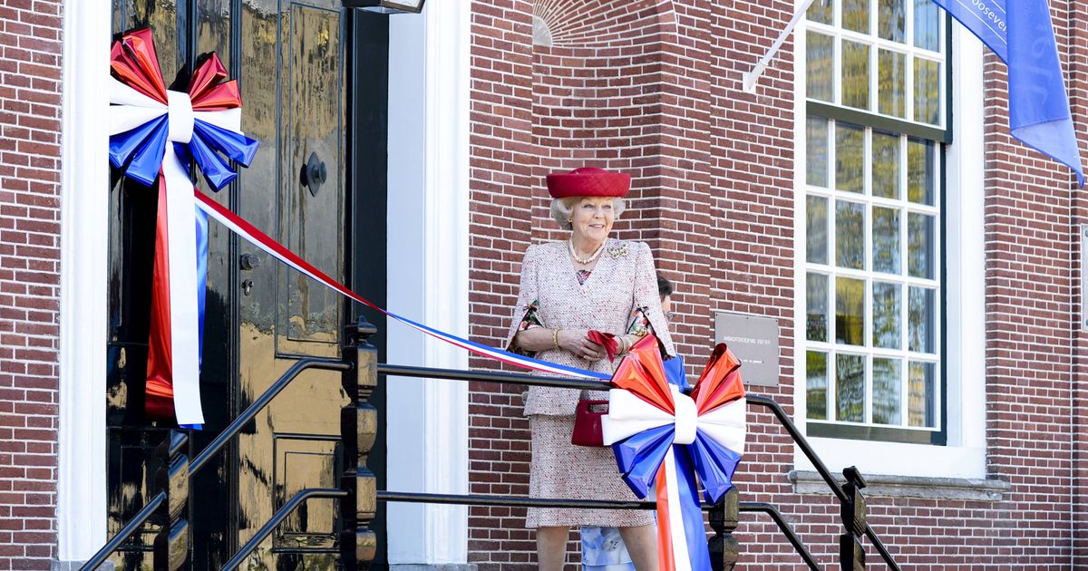 Hélène Hendriks ziet 'trotse' Beatrix: Wij zien een achterhaald circus ...