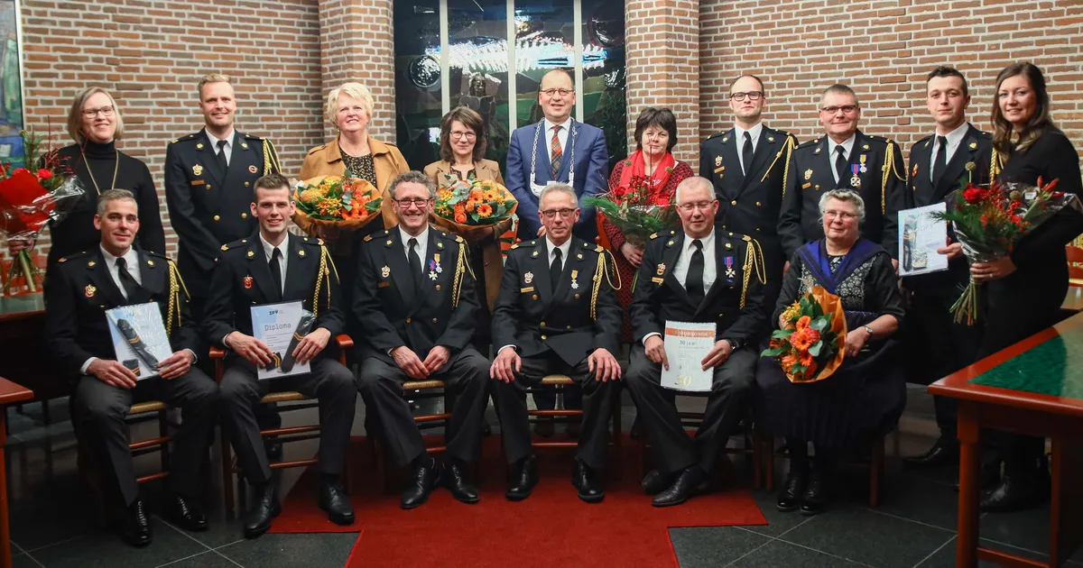 Koninklijke onderscheidingen en diploma`s voor brandweer