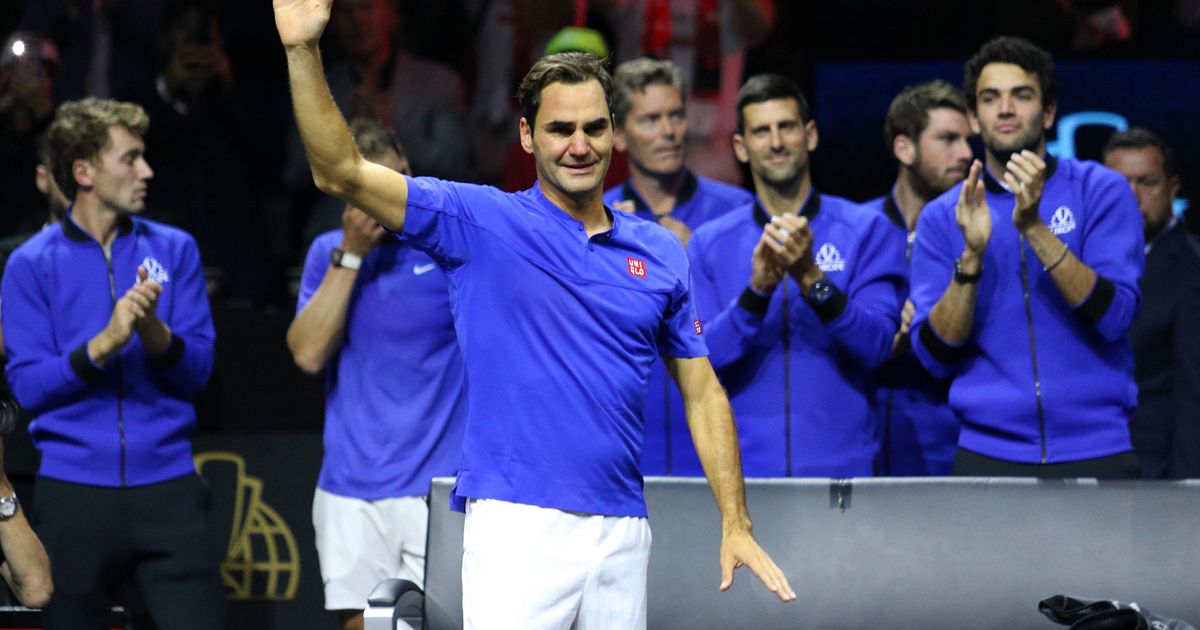 Roger Federer gets standing ovation at Swiss Sports Award