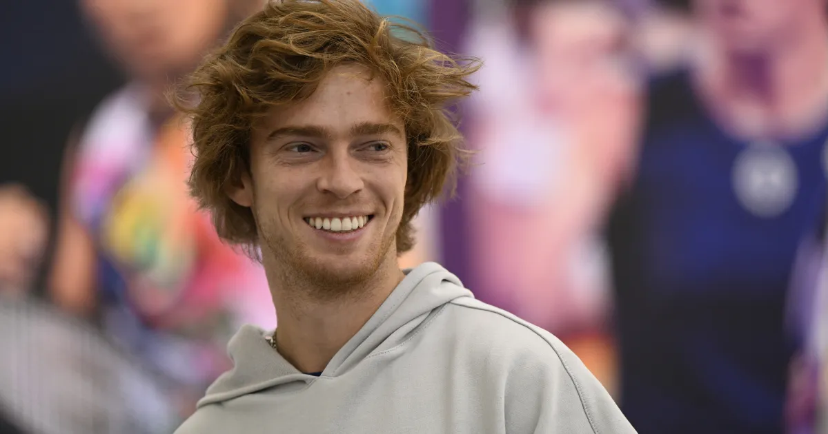 Rublev Jokes He Is 'Real Father' Of Medvedev's Daughter During Funny On ...