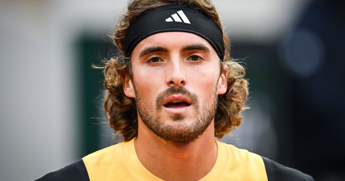 Stefanos Tsitsipas Sheds Light On Using Blacked Out Racket Frame In Dubai