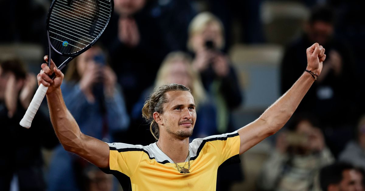 Zverev Overcomes Massive Umpiring Error That Cost Him Set To Advance In ...