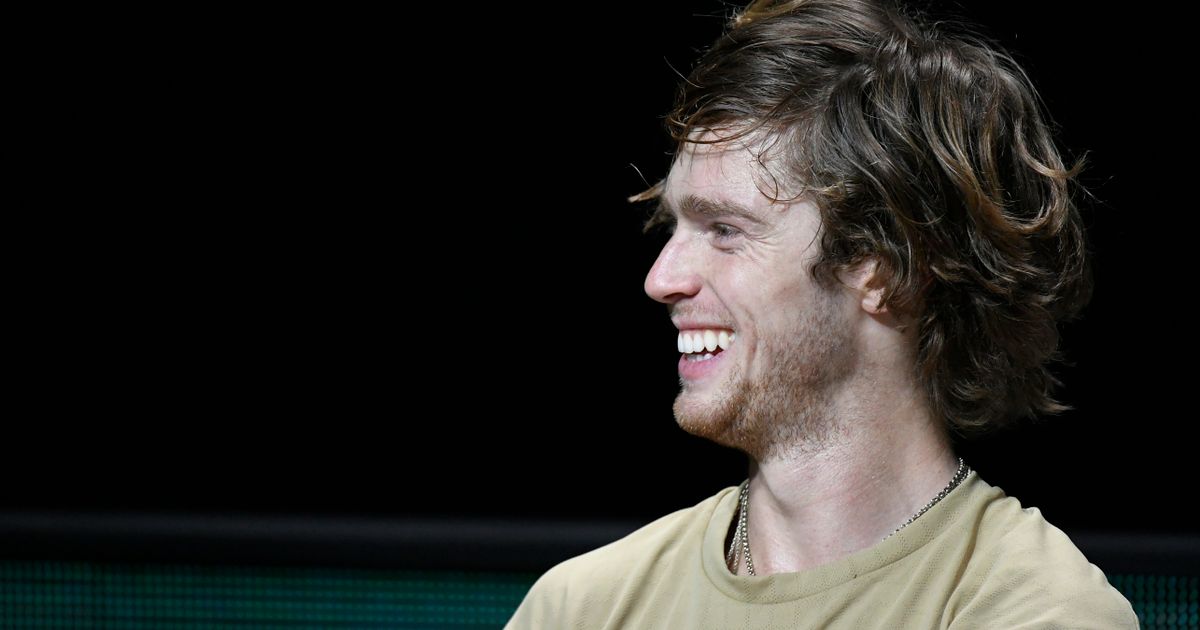 Rublev wird Patenonkel von Medvedevs Tochter Alisa und zeigt damit die ...