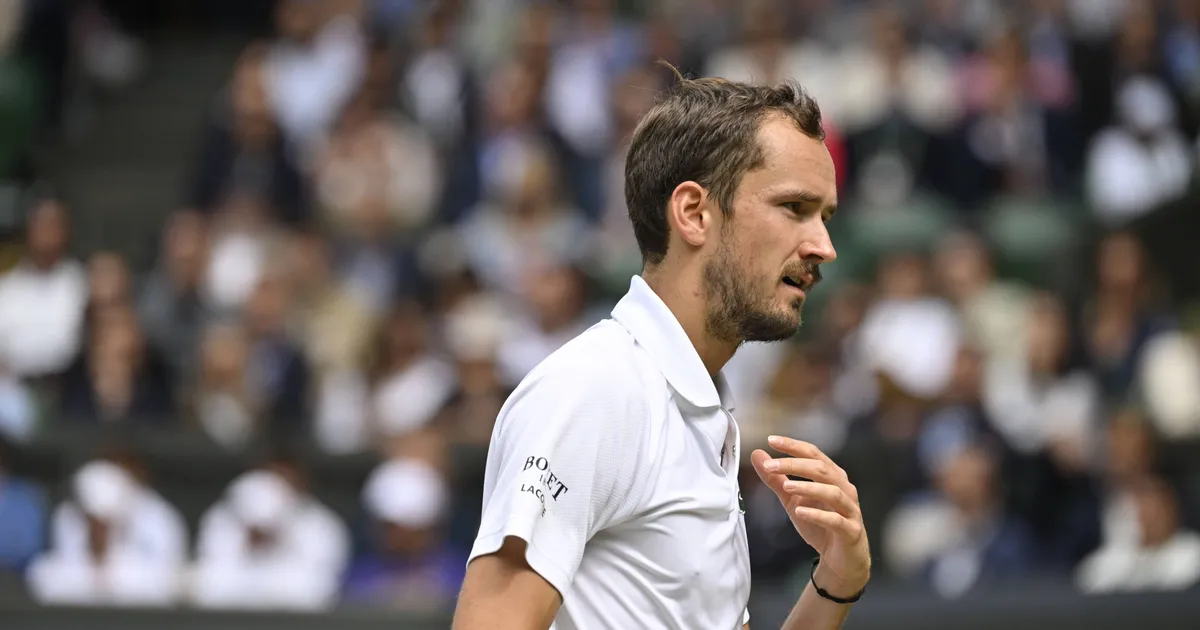 Medvedev's new mantra: Got defeated? Praise the victor!