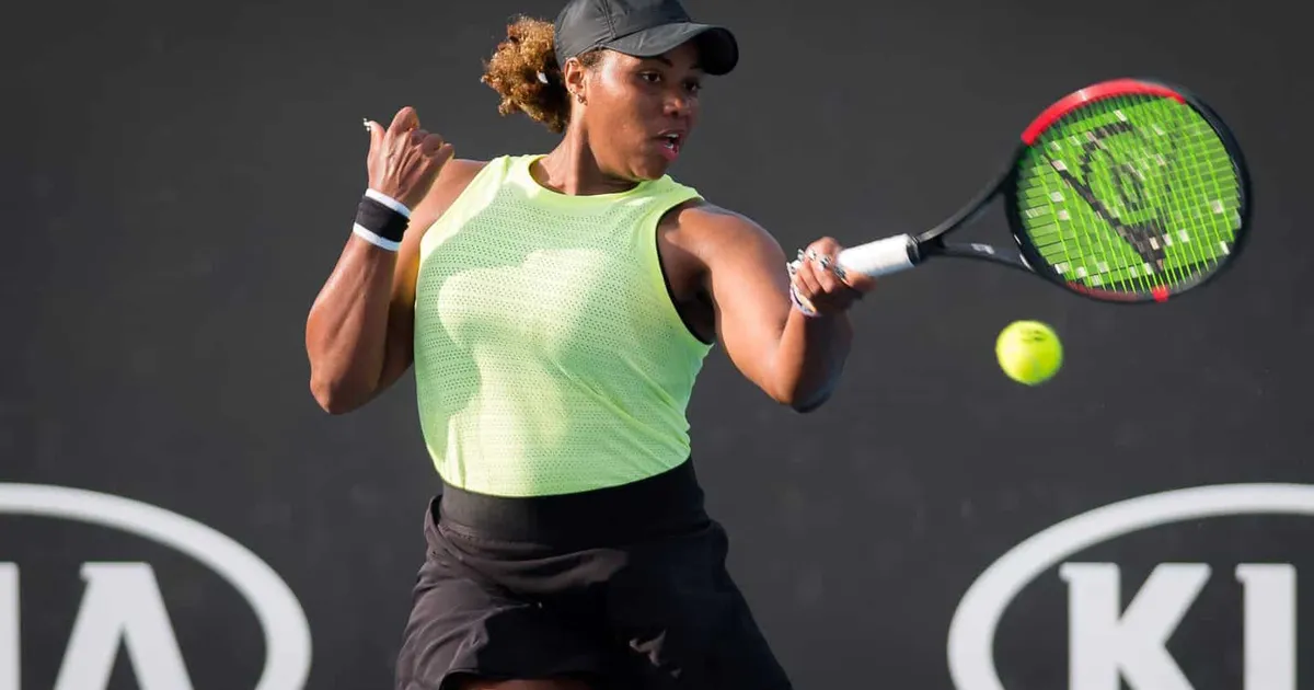 Taylor Townsend zeigt, wie während der Überschwemmung bei den Billie ...