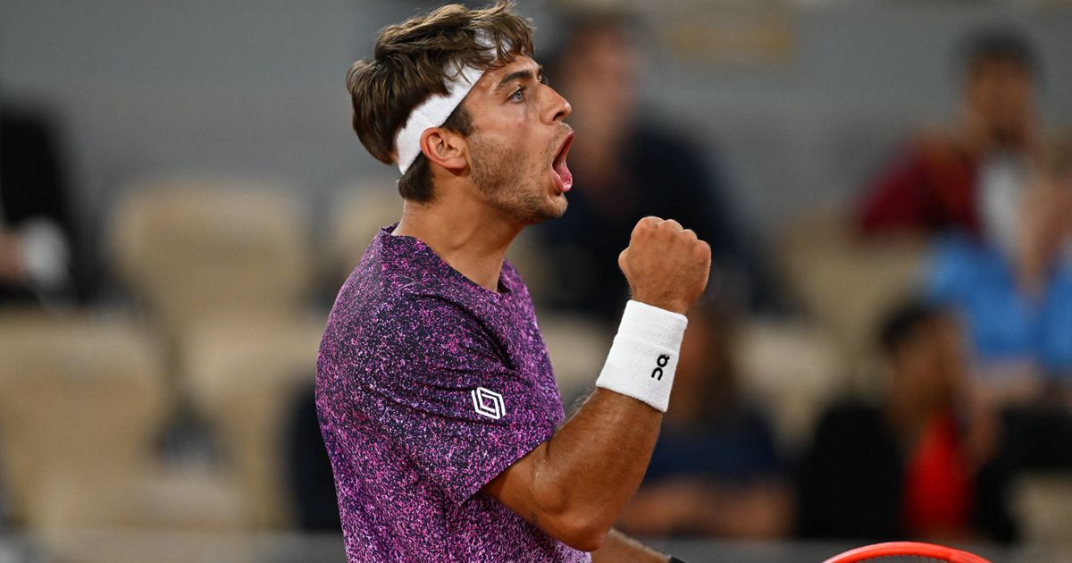 "Why is he so close to him": John McEnroe baffled at decision to hold ...