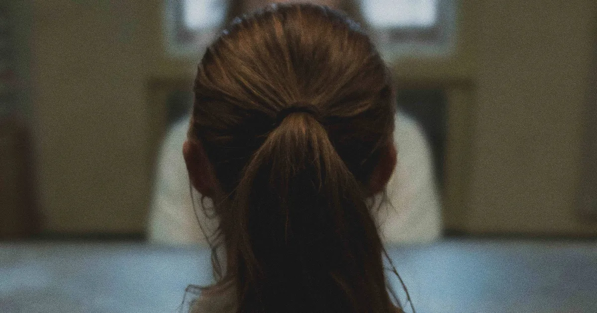 Recensie: 'Longlegs' - Creepy, unheimlich en Nicolas Cage zoals je hem ...