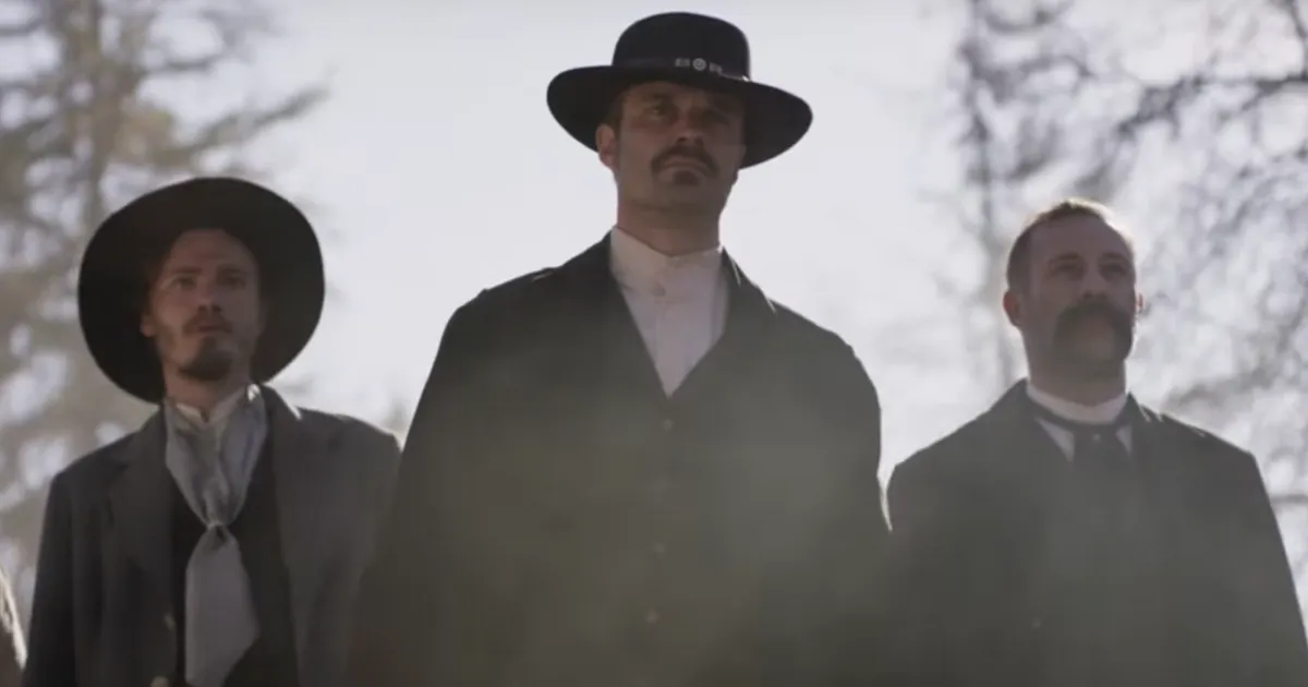 Netflix deelt eerste trailer van nieuwe waargebeurde Western-serie over ...