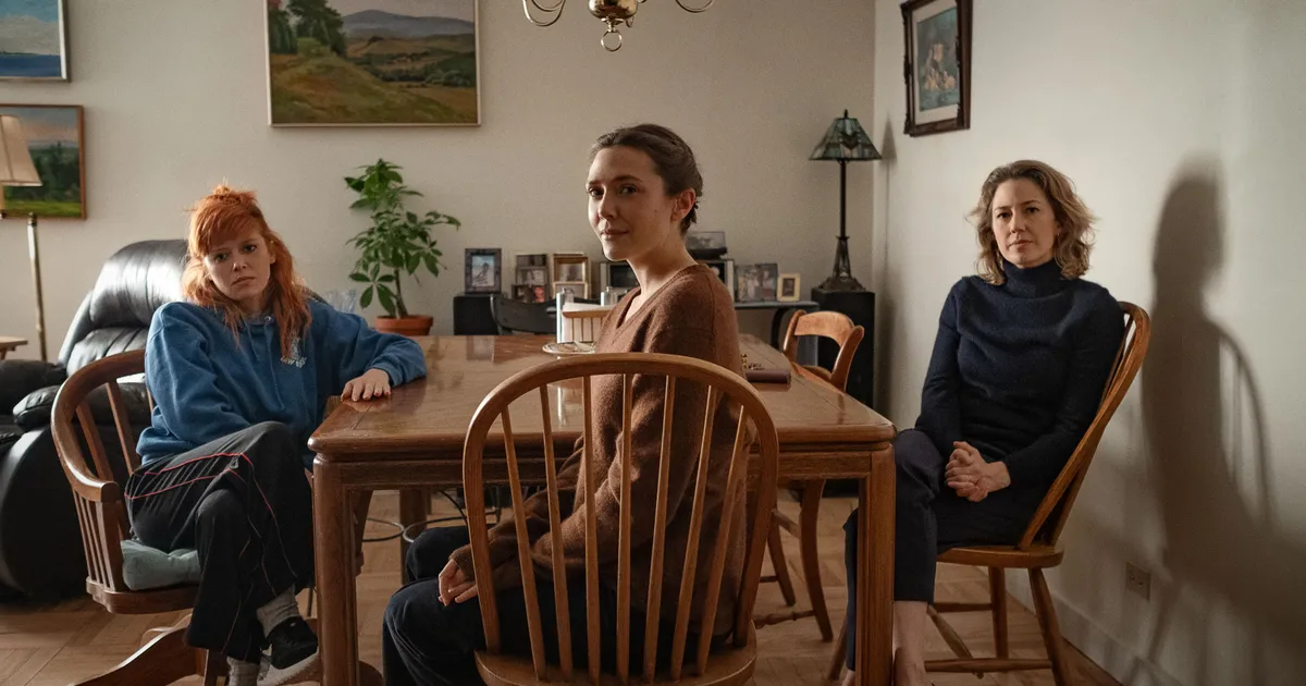 Recensie: 'His Three Daughters' - De rauwe realiteit van rouw en verlies