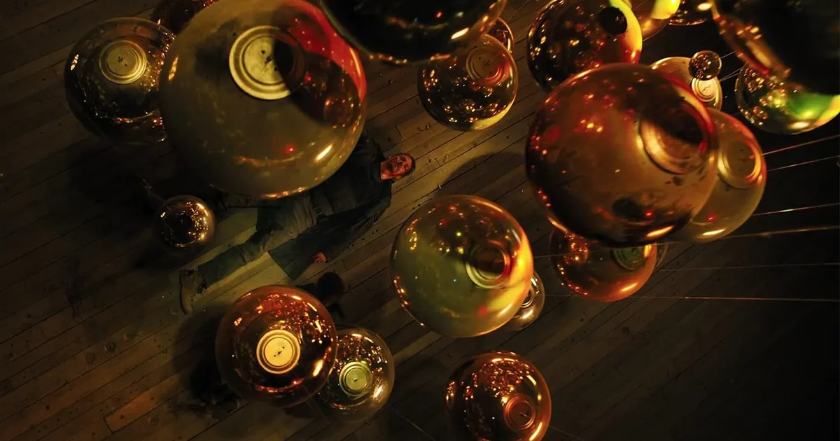 Wraak, kogels en kerst: deze keiharde actiefilm op Netflix brengt pit ...