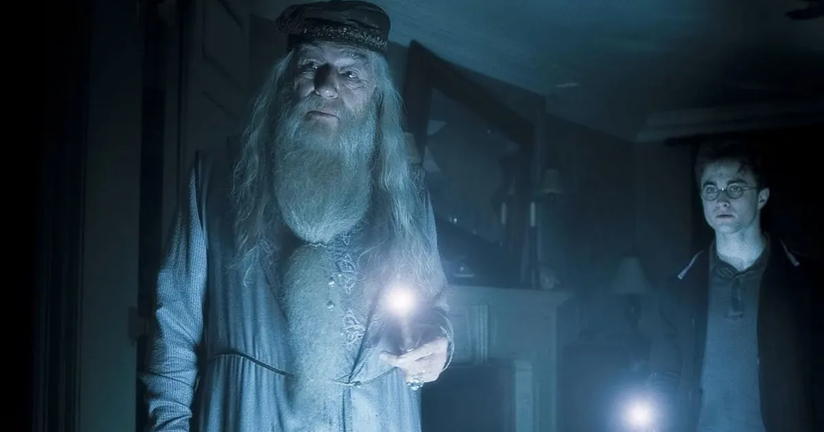 Deze acteur is héél dichtbij voor de rol van Albus Dumbledore in ...