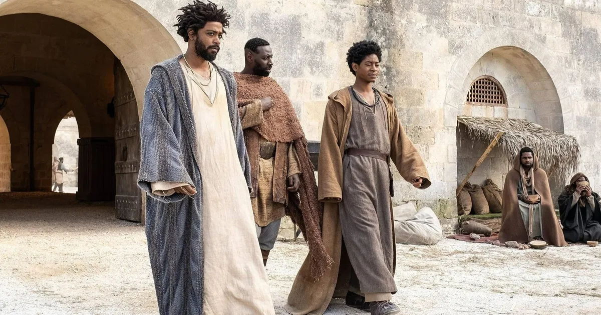 Historisch drama met LaKeith Stanfield en Omar Sy nu te zien op Netflix ...