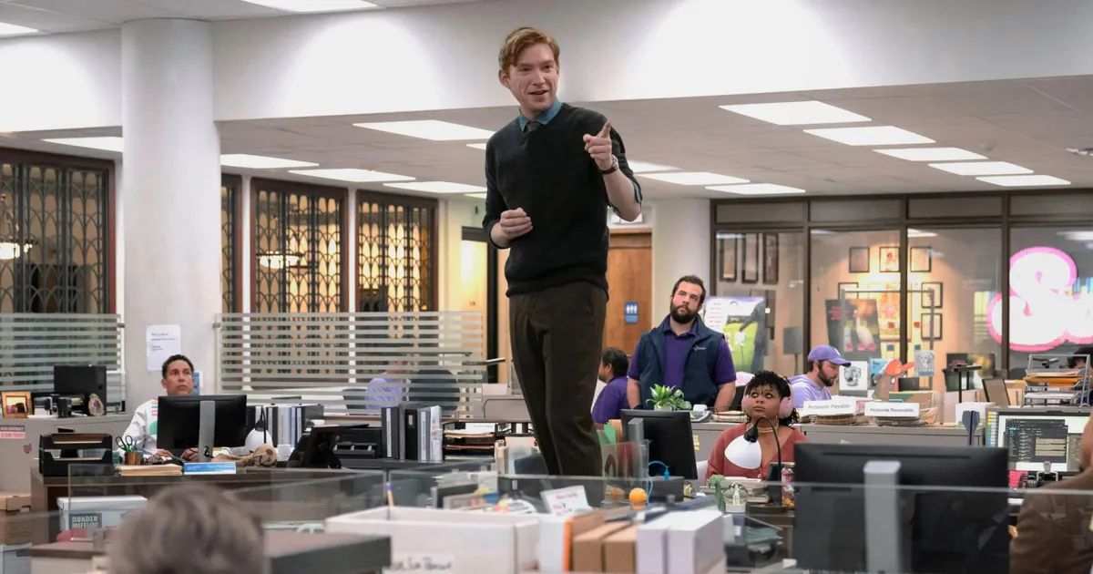 'The Office'-spin-off met Domhnall Gleeson onthult eerste blik én ...