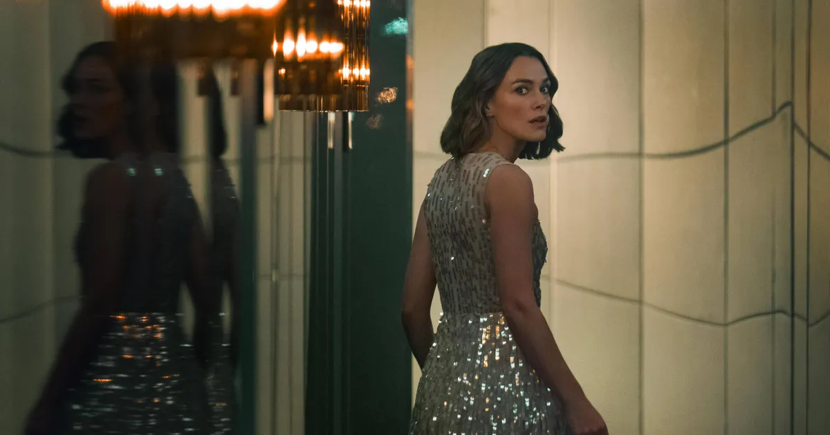 Netflix onthult releasedatum en nieuwe beelden van 'The Woman in Cabin 10' met Keira Knightley