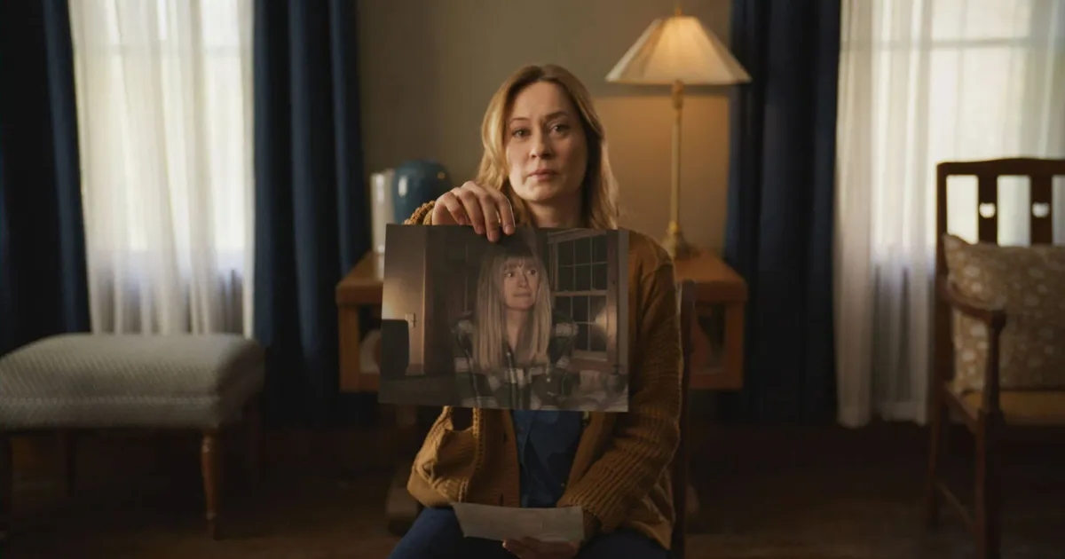 'Shelby Oaks' trailer: gruwelijke horrorfilm over een demonisch ...