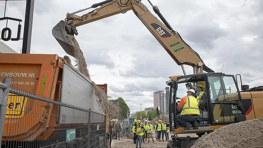 Start bouw fietsenstallingen station