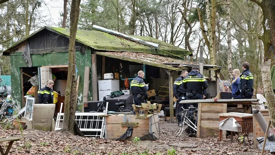 GHB-lab ontdekt in bosgebied, ook ondergrondse ruimte aangetroffen