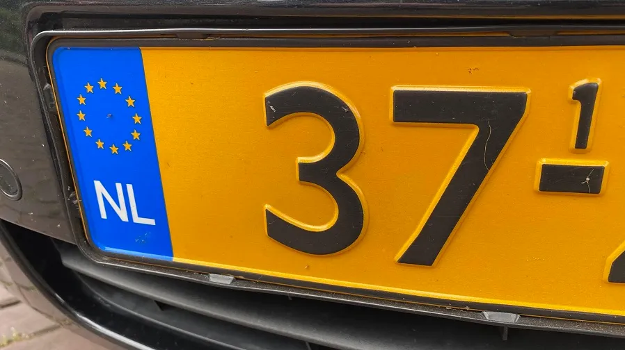 Politie wil herkenbare kentekenfoto’s gebruiken voor opsporing