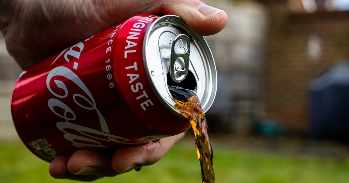 Dit weet haast niemand: Ontdek de verborgen reinigingskracht van Coca Cola