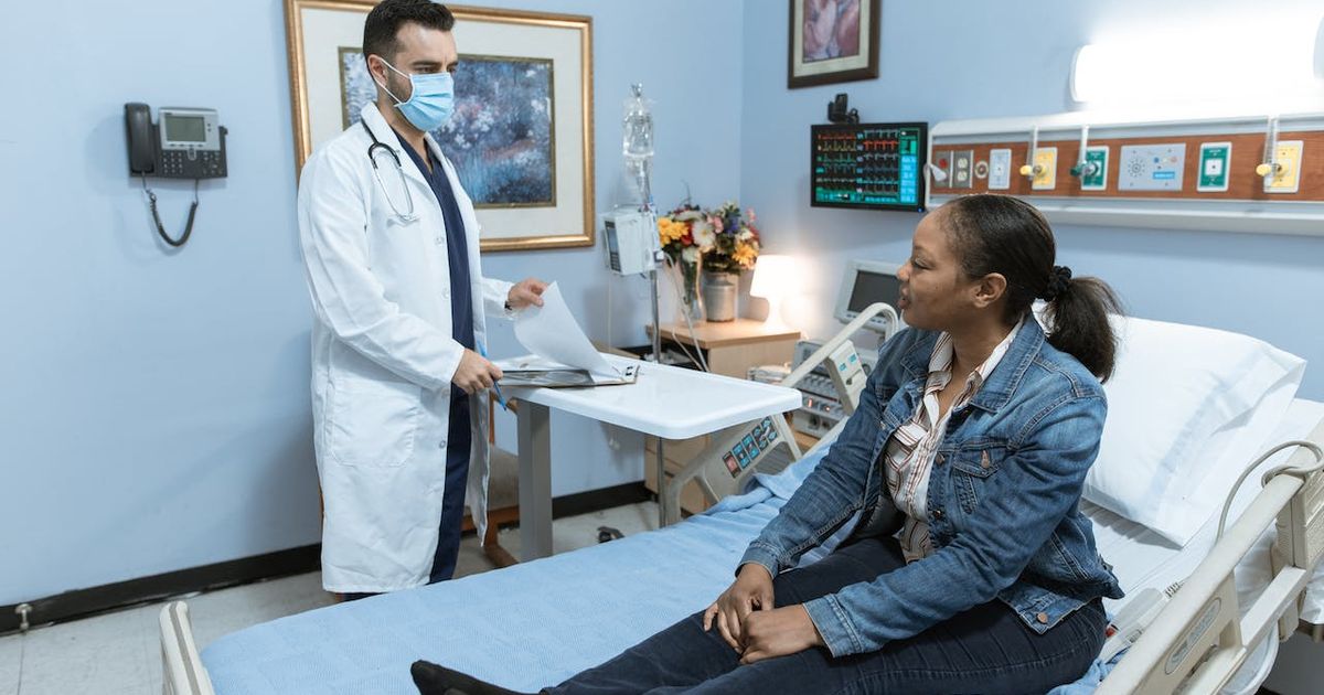 Hoe geeft je lichaam aan dat je lever het moeilijk heeft? Herken vroege ...