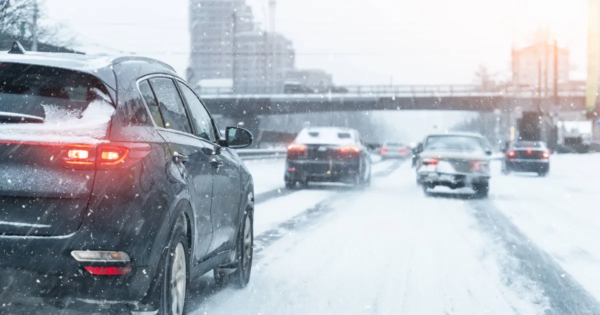 Let hier extra op als je met de auto rijdt op de gladde wegen: 'Is ...