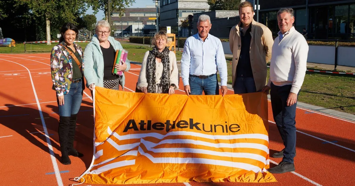 Feestelijke opening van de gerenoveerde atletiekbaan GVAC in Veldhoven