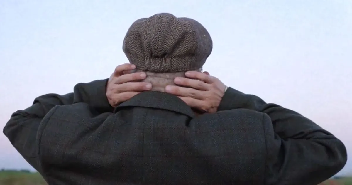 Tadaa, nieuwe videoclip van Boer Harm inclusief face reveal, maar 'Wait ...