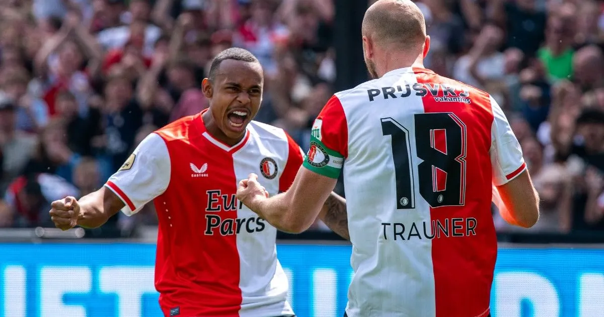 Witte rook uit Rotterdam: 'Feyenoord verwelkomt nieuwe pion'