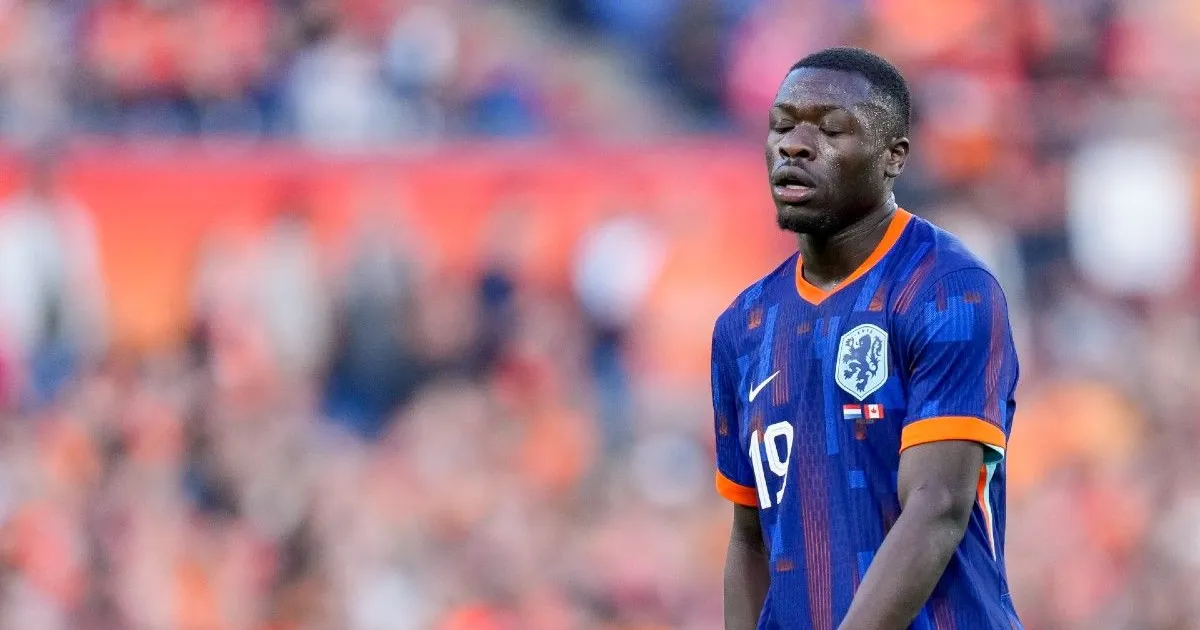 Valentijn Driessen kijkt de ogen uit op training van Oranje: Valentijn Driessen kijkt de ogen uit op training van Oranje: