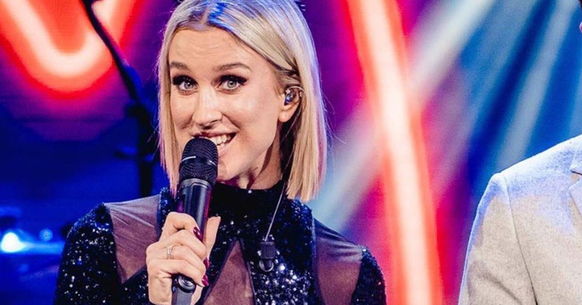 Kat Kerkhofs verrast Dries Mertens met 'bloot' kleed en kondigt zo ...