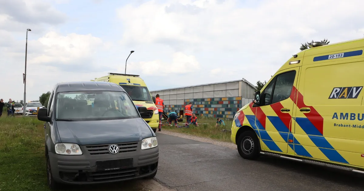 Scooterrijdster gewond bij ongeval op oversteek Tolweg Sprang-Capelle