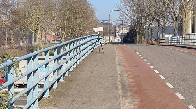 Monocam betrapt 27 automobilisten voor rijden met telefoon in de hand ...