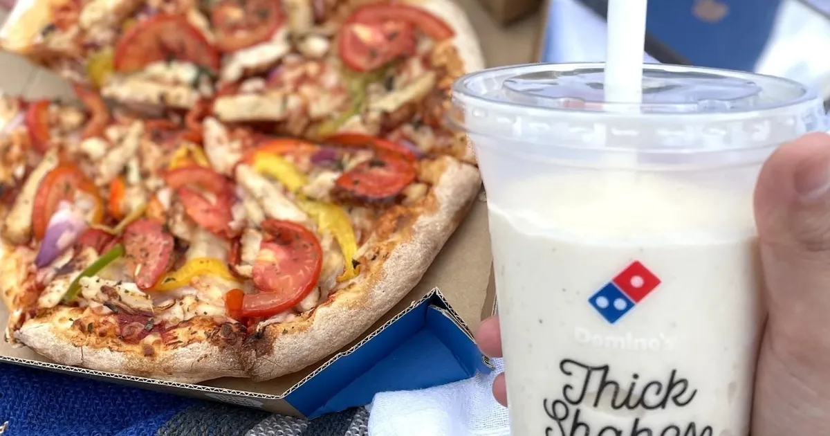 Nieuw: Saté pizza’s en Limited Edition Thick Shake bij Domino’s
