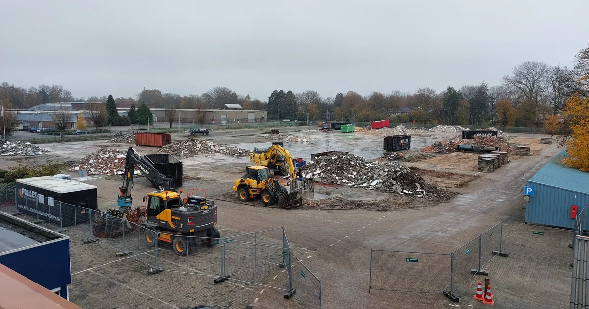 Sloop pand Baanbrekers in volle gang