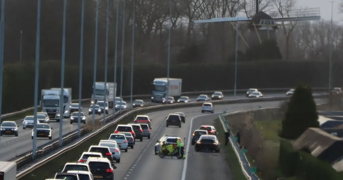 Ongeval met drie auto's op A59 bij Drunen zorgt voor flinke file