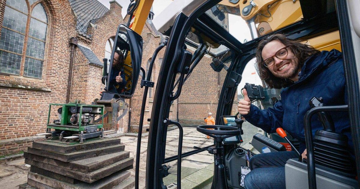 Vergroenen ovaal Grote Kerk van start