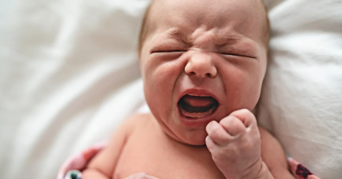 Muziek kan pijn van baby's verminderen tijdens testen of hielprikken