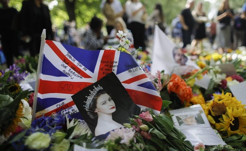 Kist van koningin Elizabeth wordt overgevlogen naar Londen
