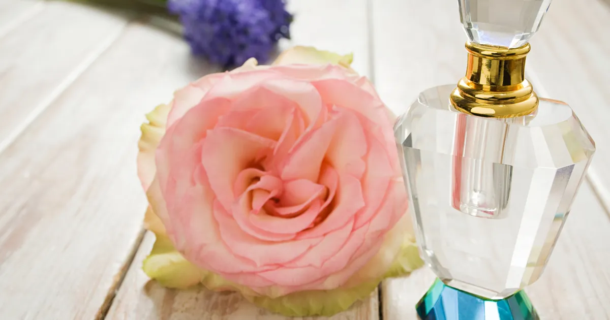 Geniale truc om je parfum langer lekker te laten ruiken